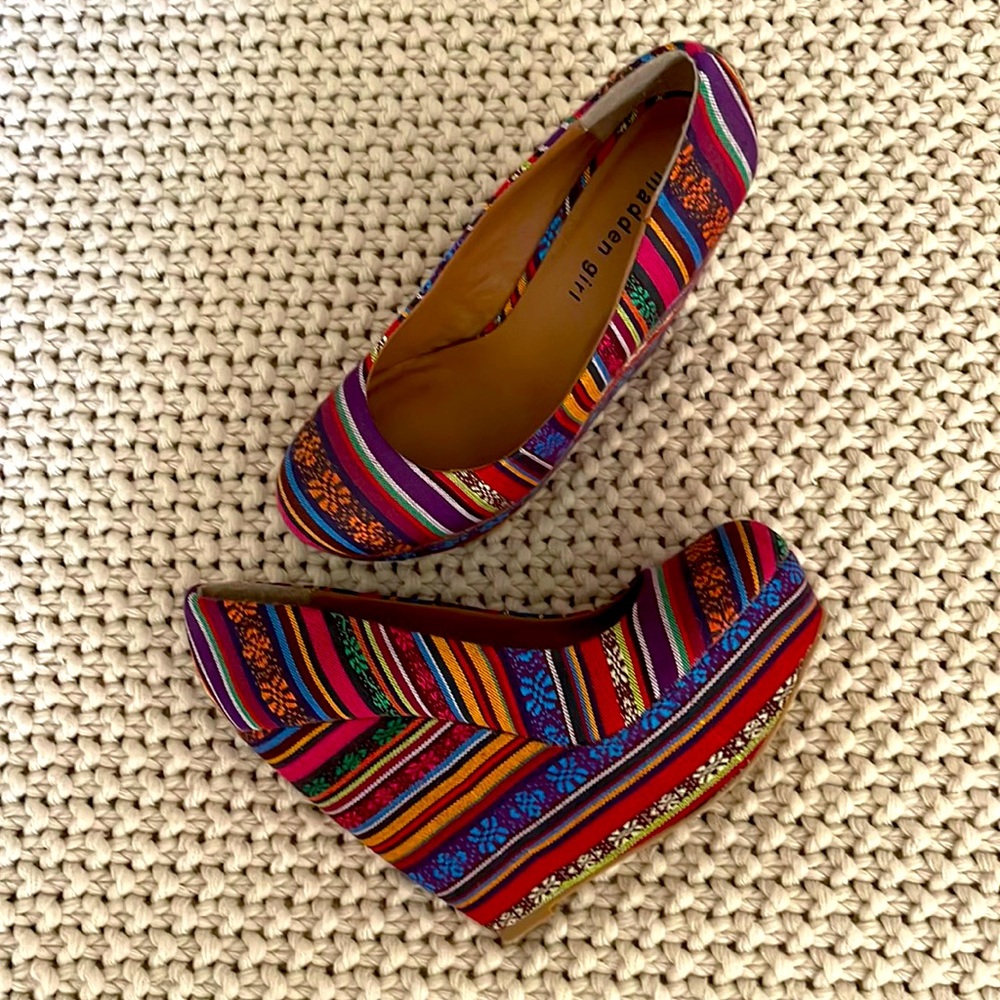 Multi-Colored Wedges. - Gem